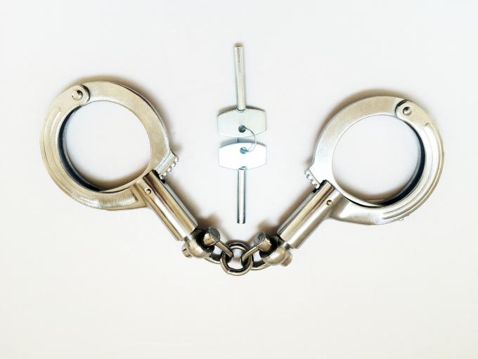 Class Style Stainless Steel Handcuffs Anti Shear Cop Handcuffs